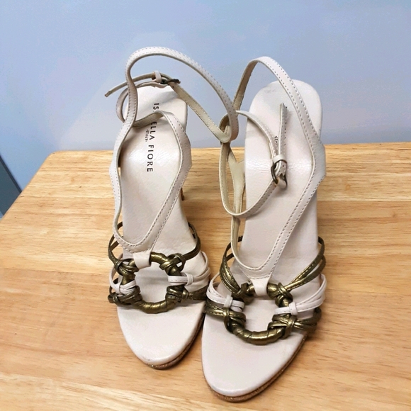 Isabella Fiore | Shoes | Isabella Fiore Lauren Sandal | Poshmark